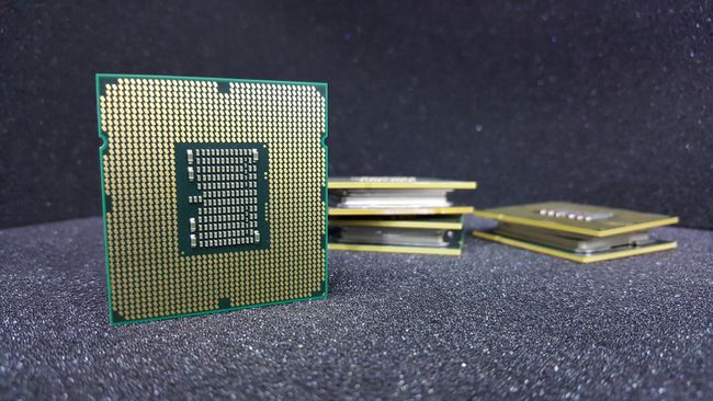 Intel 10th Gen Processor News: Core i9-10900 Engineering Sample ...