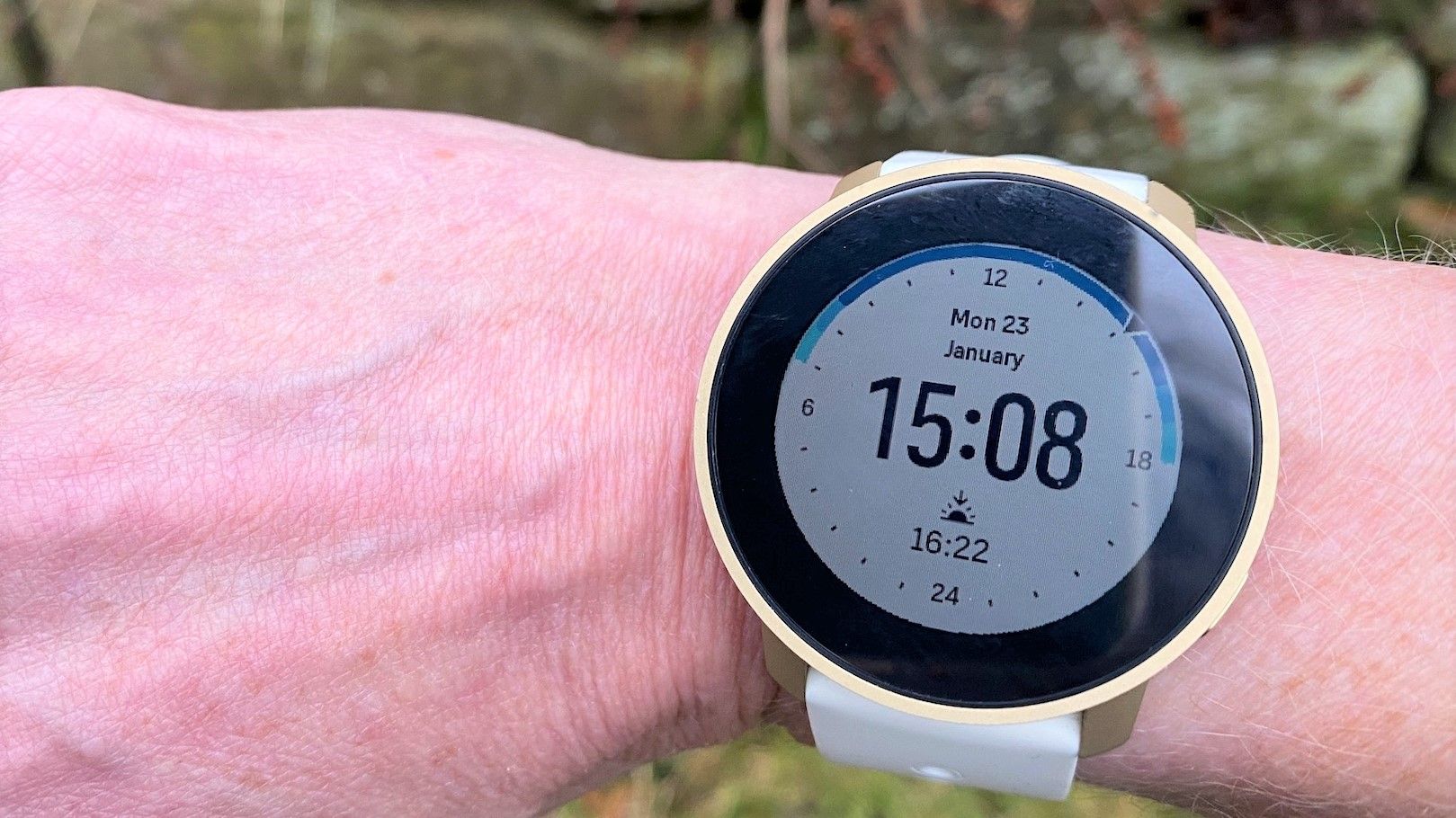 Suunto 9 Peak Pro: a thin, light, durable multi-sports watch with long ...