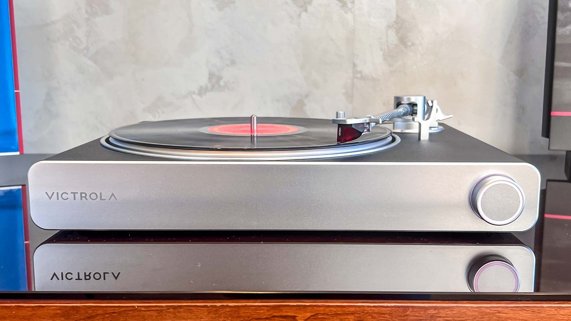 This sleek new record player works wirelessly with Sonos speakers — and ...