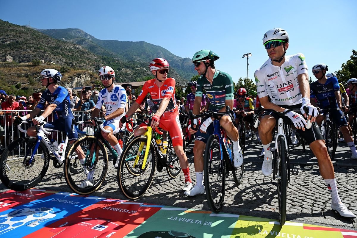 How much prize money does a Vuelta a España winner receive compared to ...