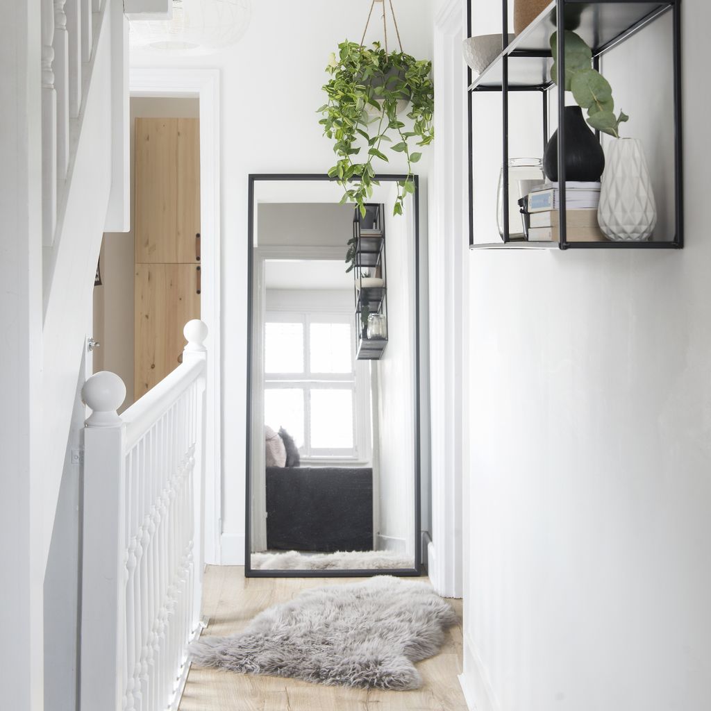 Landing ideas: how to decorate large and small areas to maximise space ...