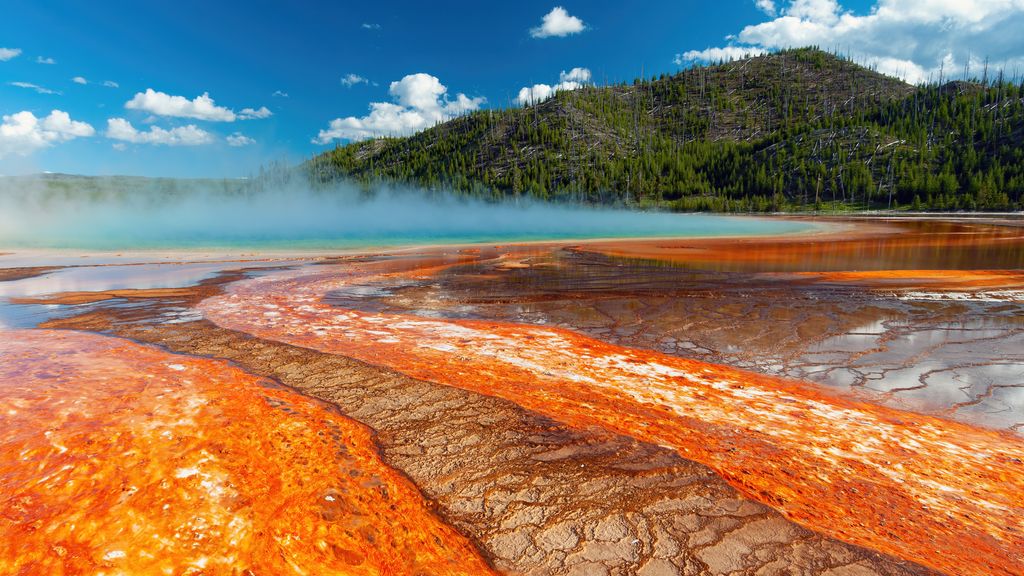 Yellowstone volcano super-eruptions appear to have multiple explosive ...