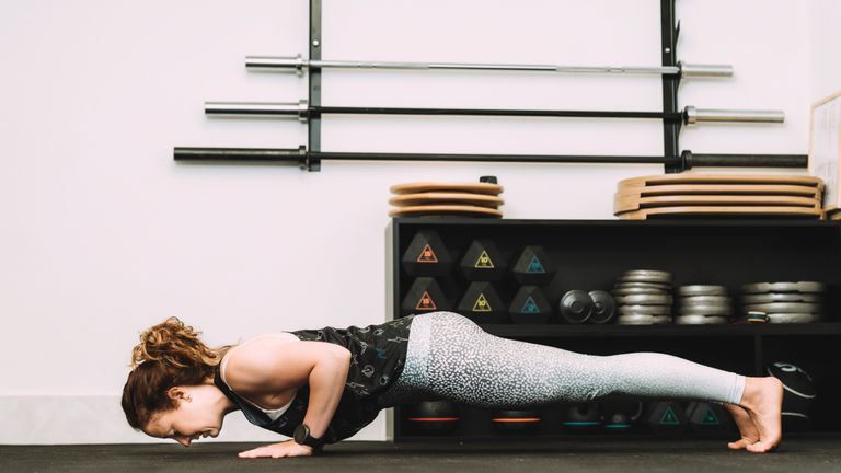 This beginner strength training workout builds muscle all over with ...