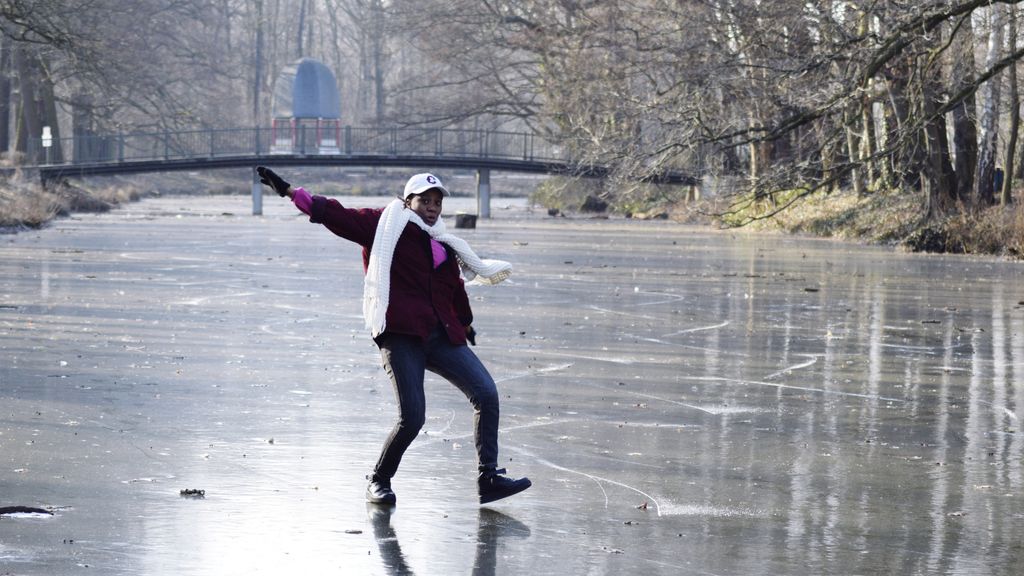 What to do if you fall through ice: how to survive disaster | Advnture