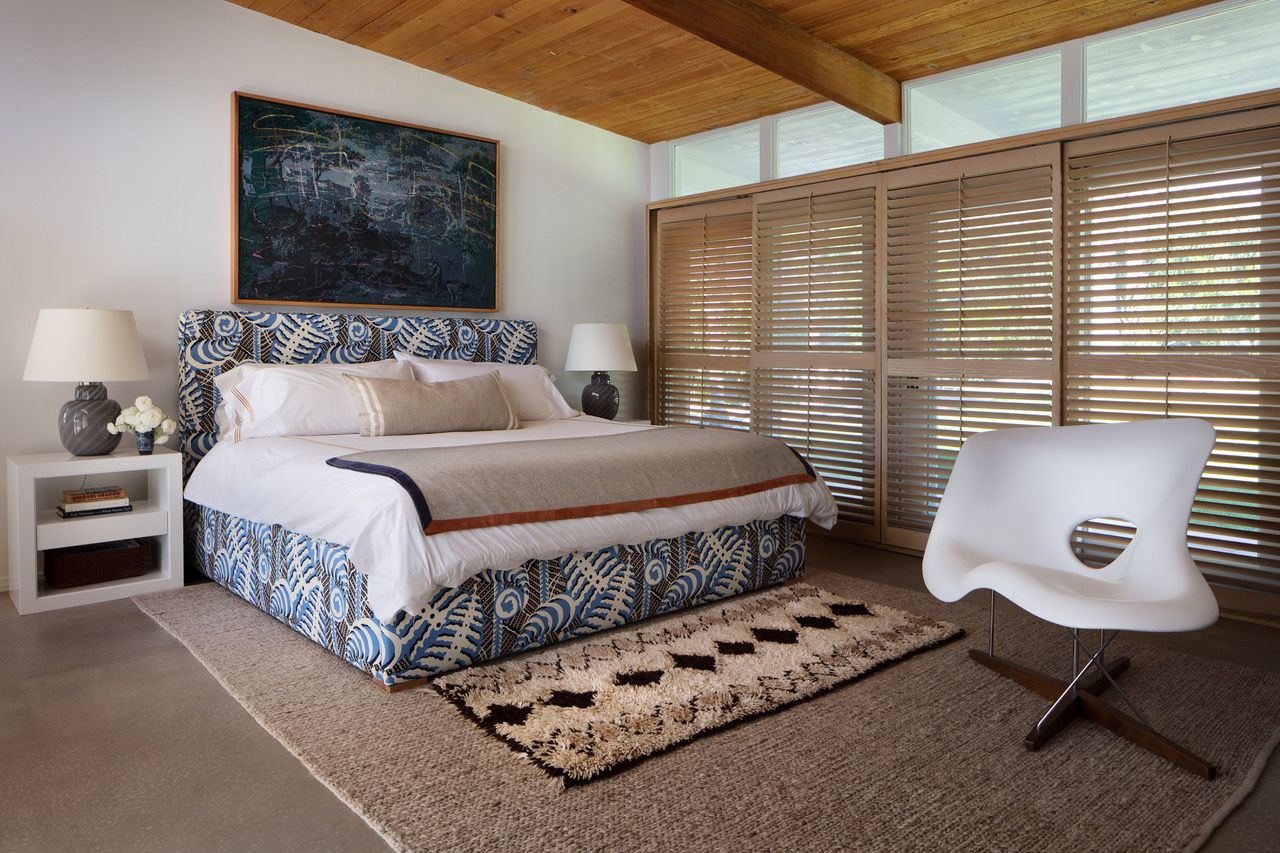 How to organize a bedroom that has no storage | Livingetc