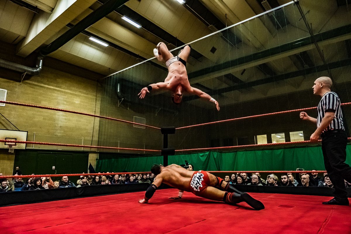 Grapple with the basics – try your hand at wrestling photography ...