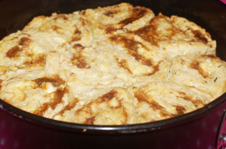 Marmite and cheese tear and share soda bread | Snack Recipes | GoodtoKnow