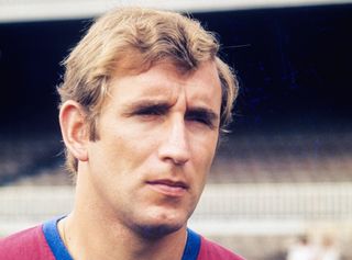 Players who scored 100 goals for Barcelona | FourFourTwo