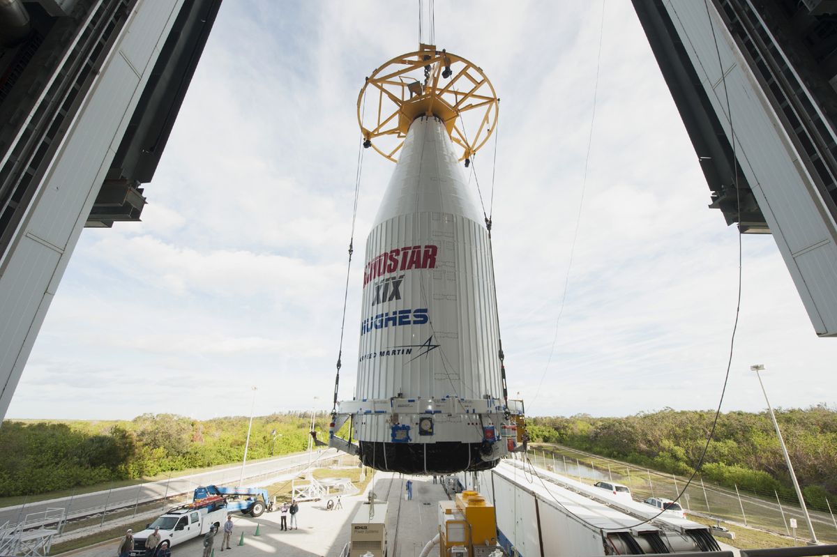 Launch Photos: EchoStar 19 Satellite Launches Into Space on Atlas V ...