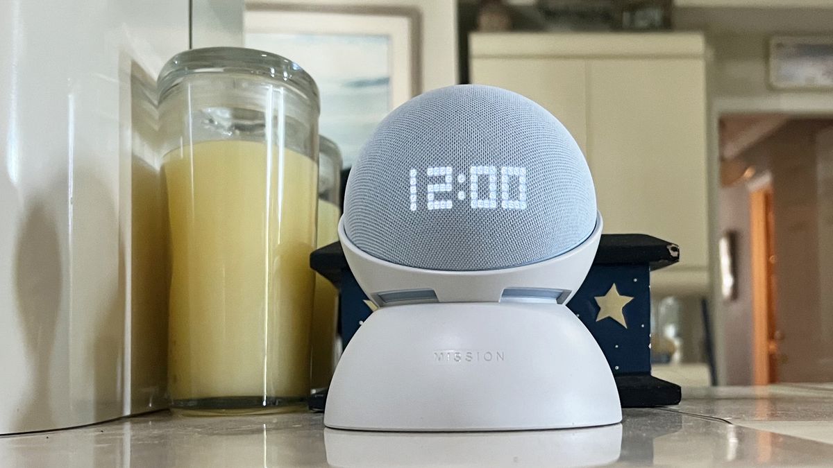 This $40 accessory turned my Amazon Echo Dot into a budget portable ...