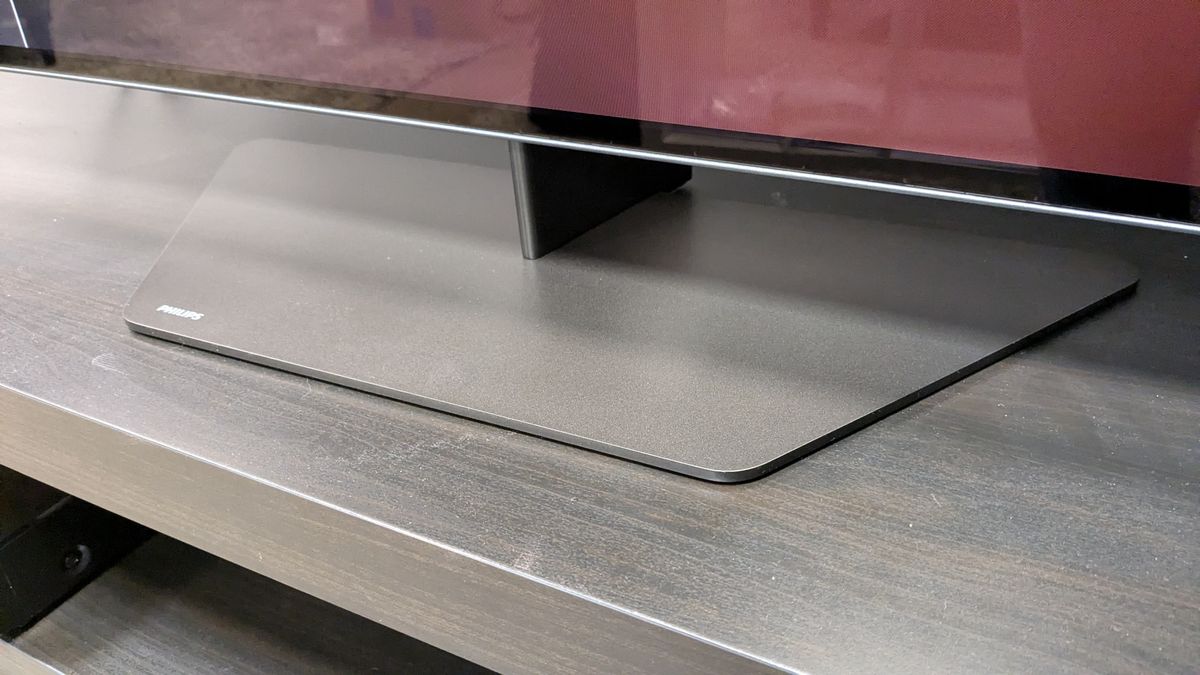 Philips OLED809 review: a colourful mid-range OLED TV with Ambilight ...