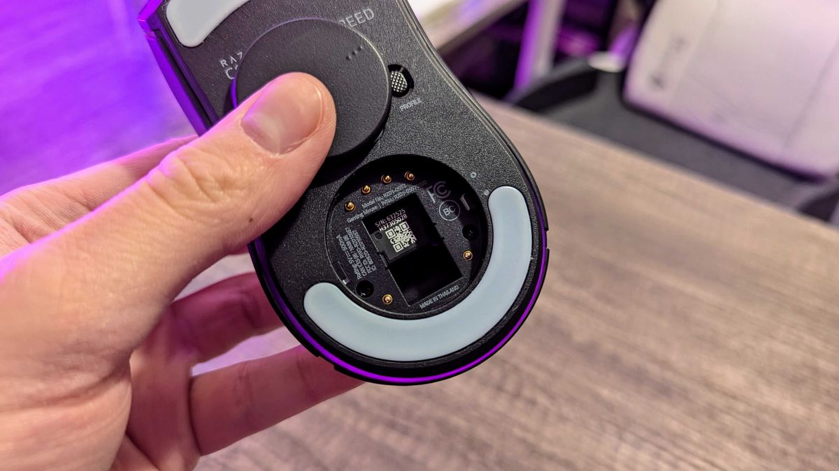 Razer Cobra HyperSpeed mouse review: Striking a balance | Windows Central