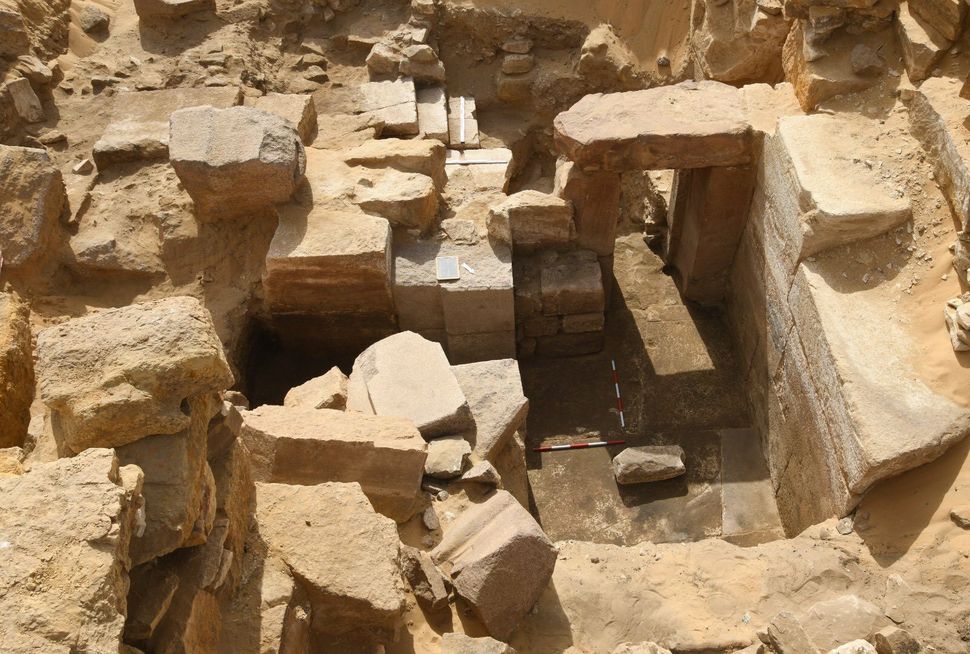 Ancient Egyptian valley temple excavated — and it's connected to a ...