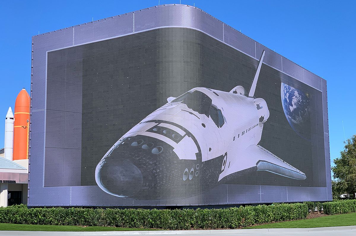 Space history and future leap off the screen at NASA's Kennedy Space ...