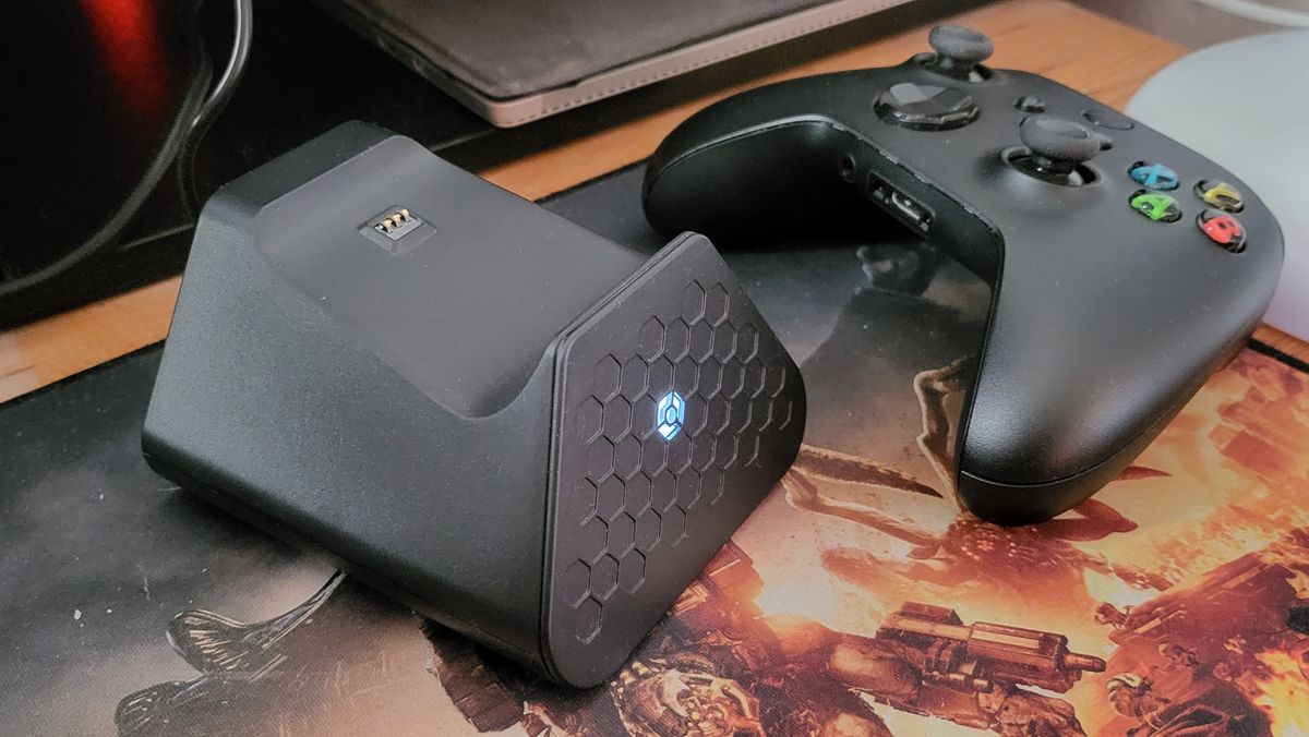 Gioteck's Xbox charge dock review: A value champion charger? | Windows ...