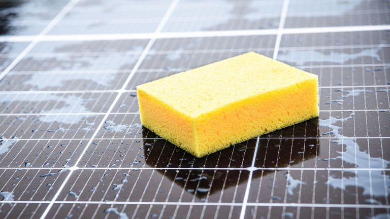 How to clean solar lights – expert cleaning tips | Homes and Gardens
