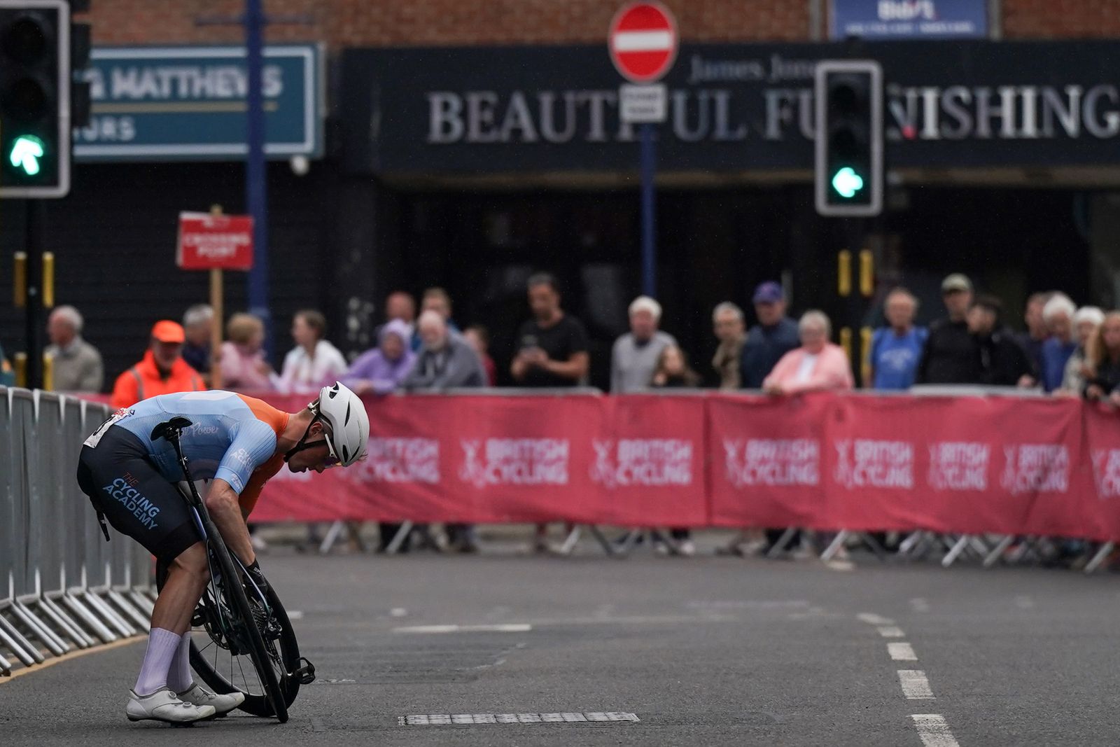 How do I put my bike chain back on if it falls off? | Cycling Weekly
