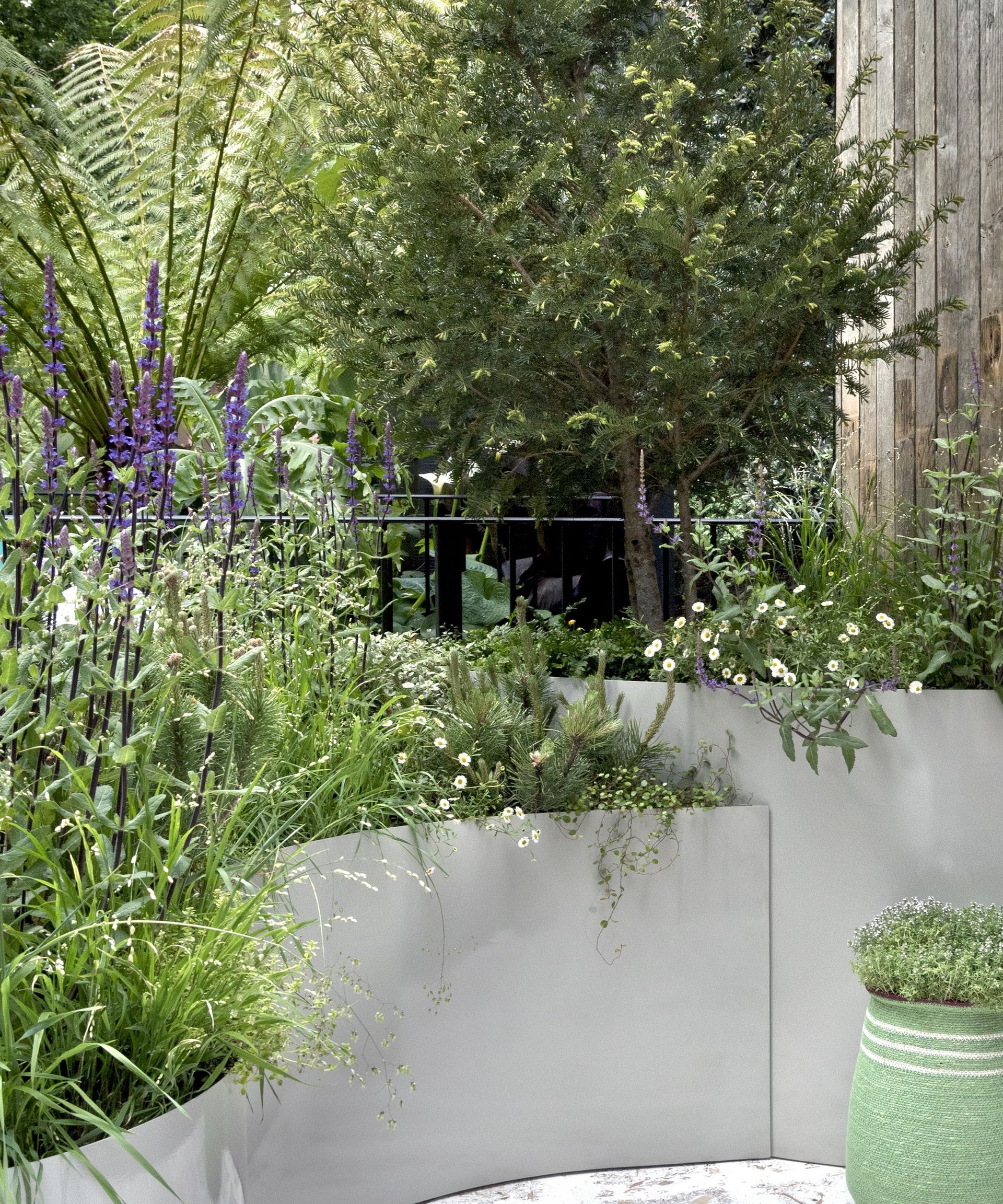 L-shaped garden ideas to help you create a visually pleasing space ...