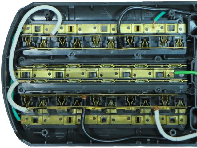 Let's Take a Trip Inside a Power Strip! | Tom's Hardware