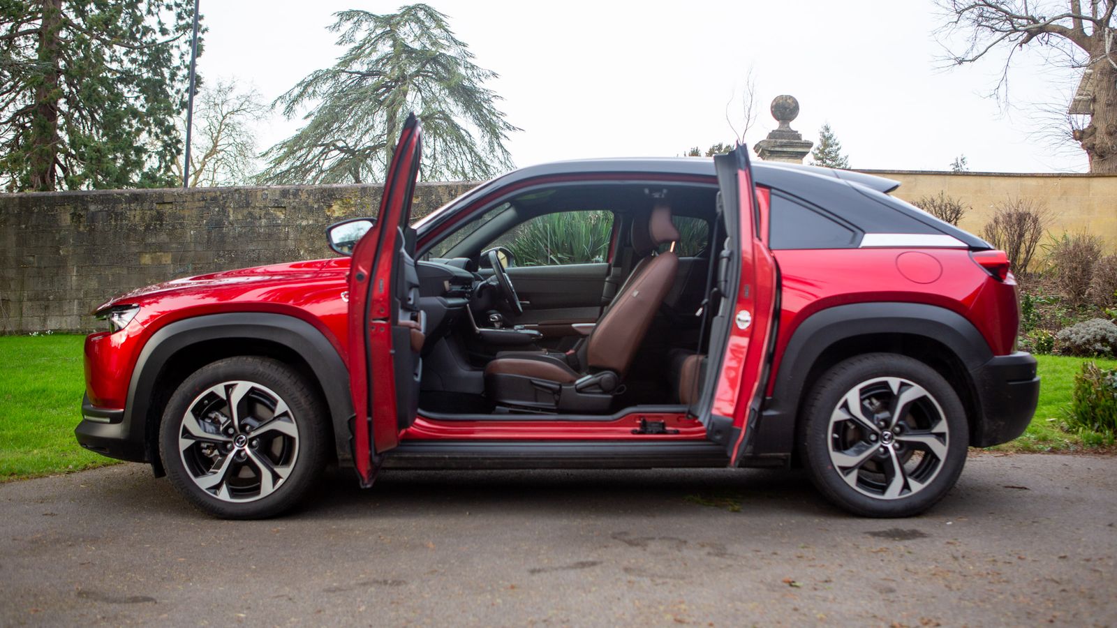 Mazda MX-30 R-EV review: a hyper-efficient hybrid that’s fun to drive | T3