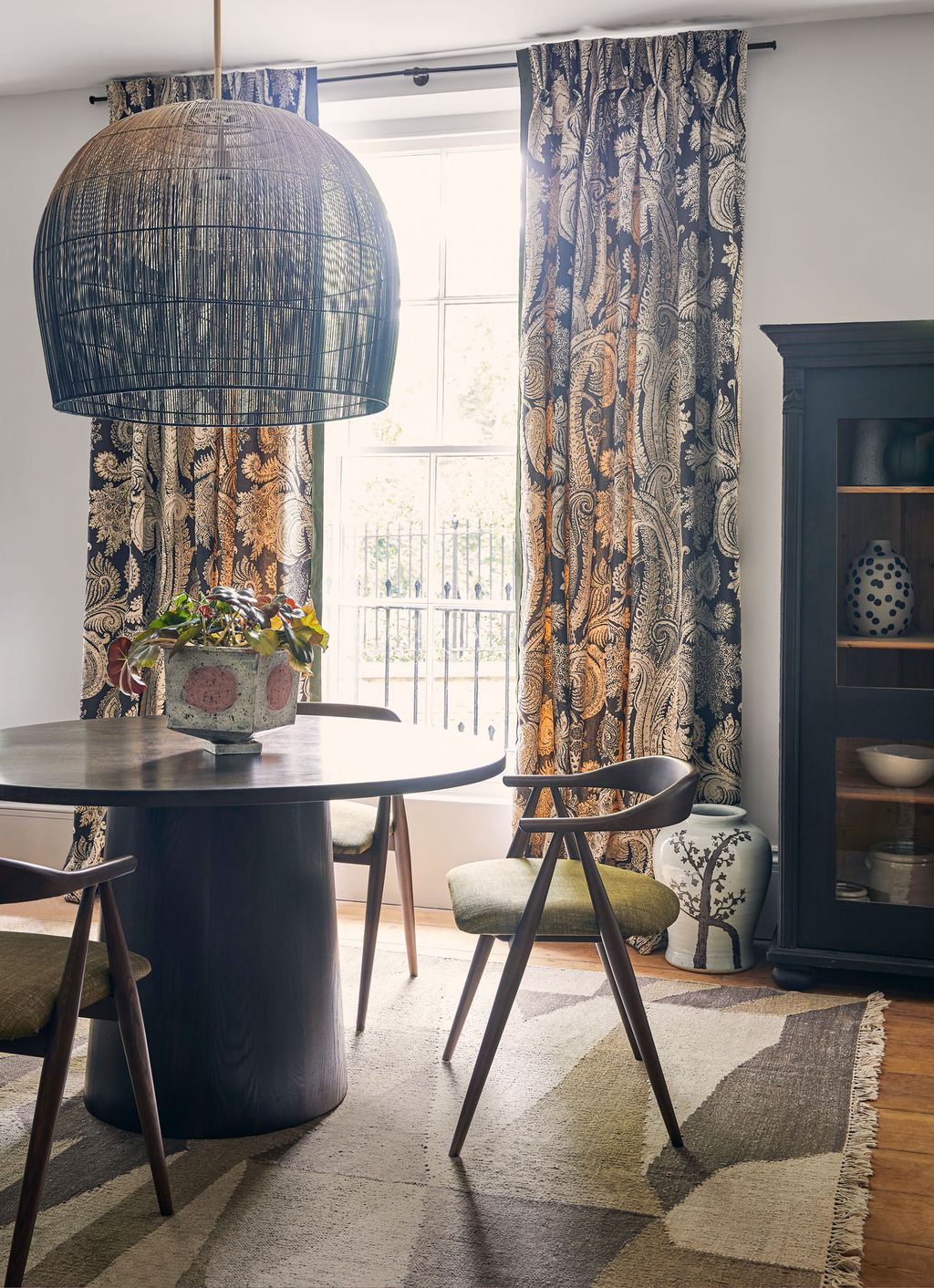 Scale in interior design – how to play with scale and proportion ...