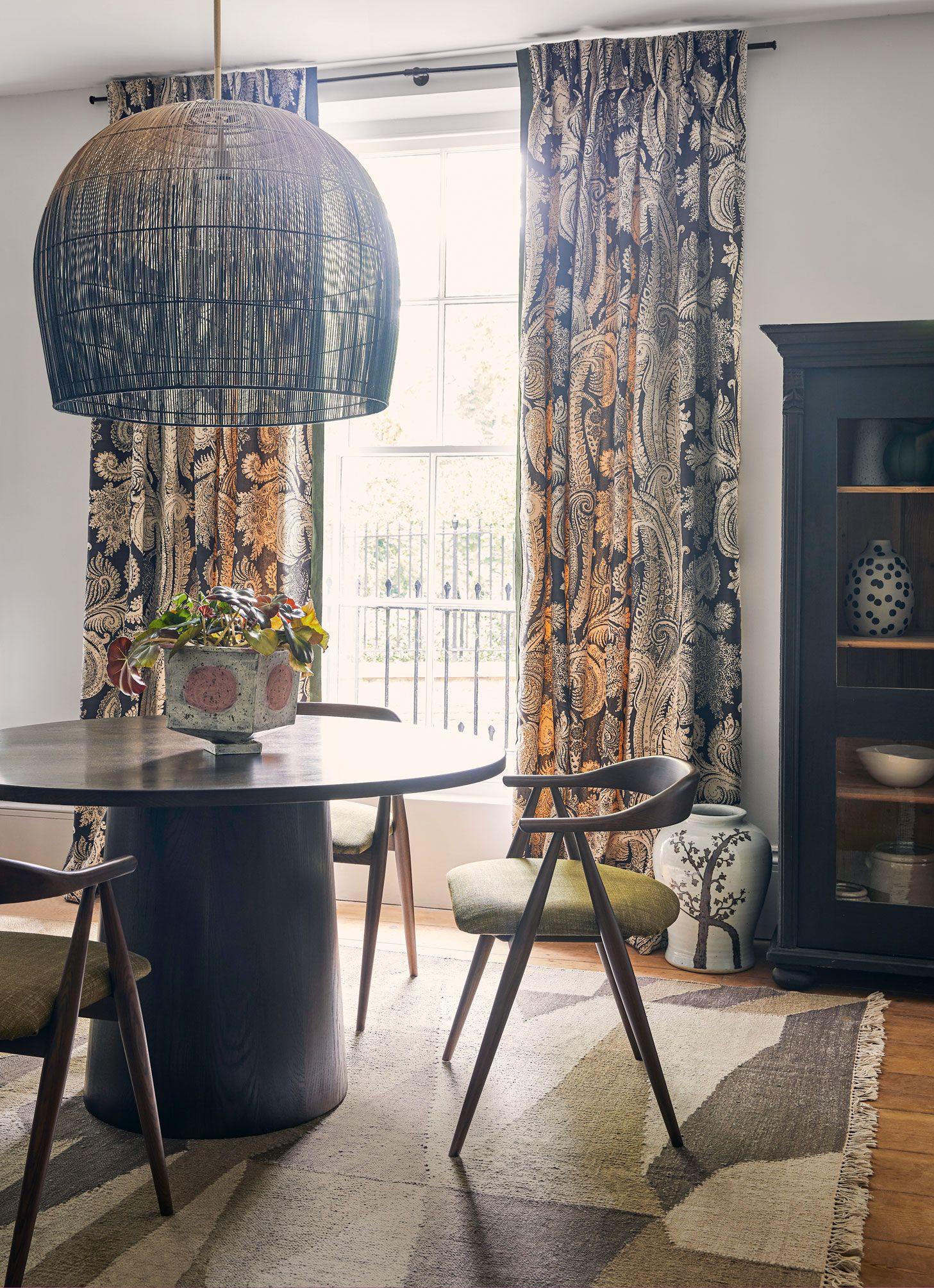 Scale in interior design – how to play with scale and proportion ...