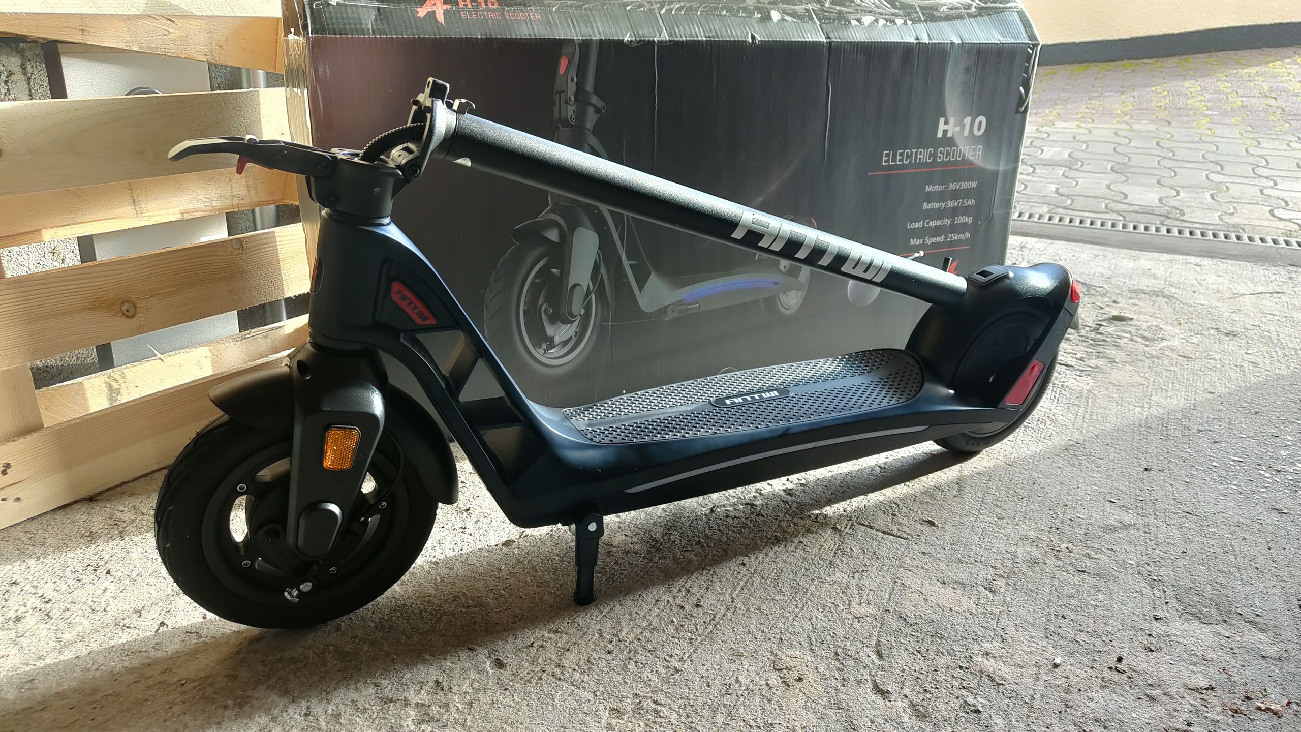 Antwi H10 electric scooter review: snazzy-looking e-scooter for urban ...
