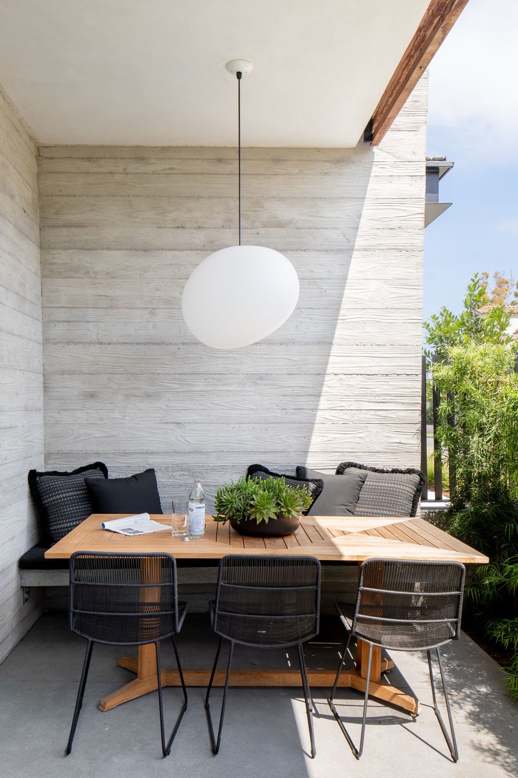 11 outdoor dining lighting ideas to last into the evening | Livingetc