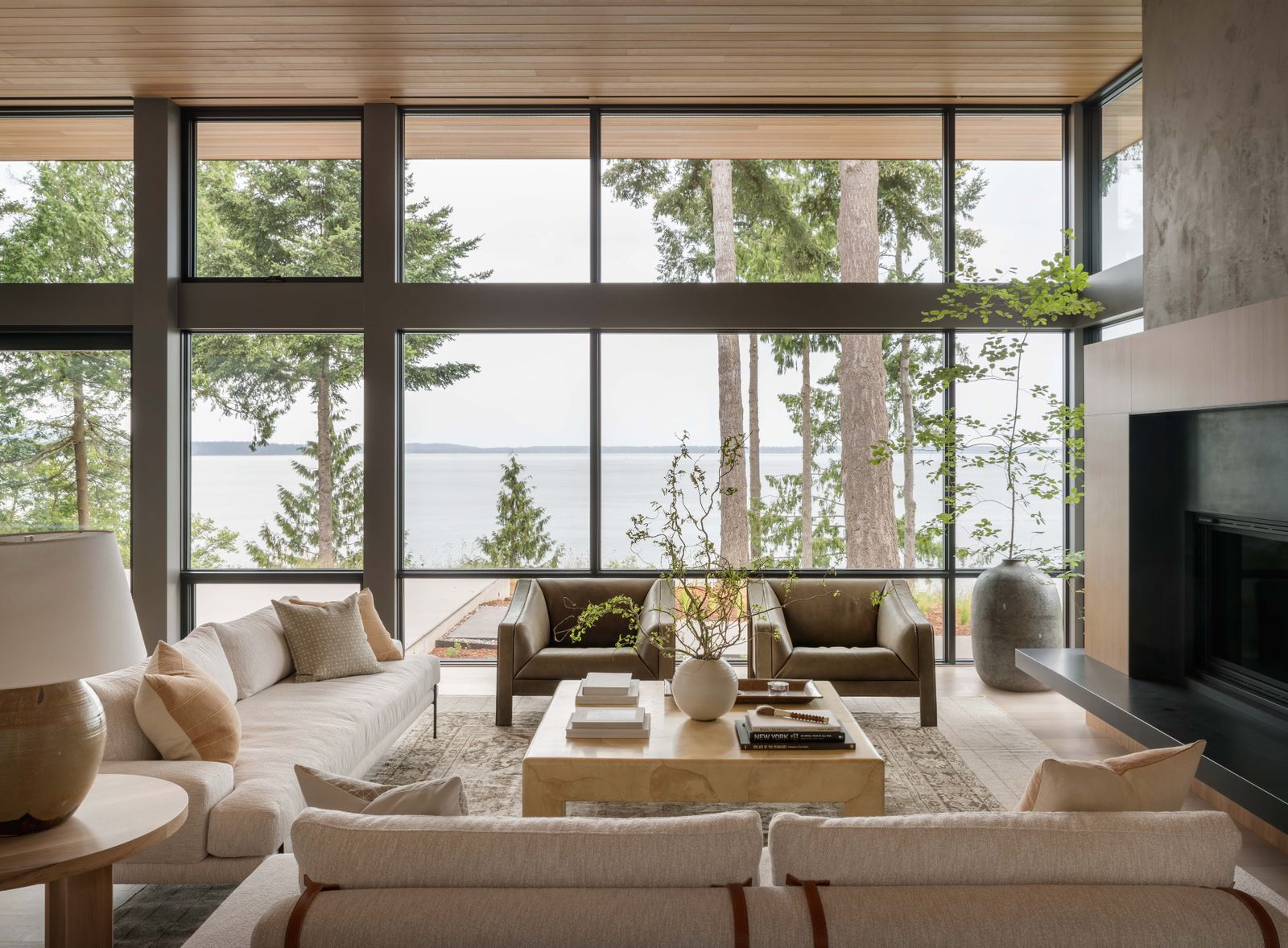 Lake house decor – inspiration for stylish waterfront homes | Livingetc