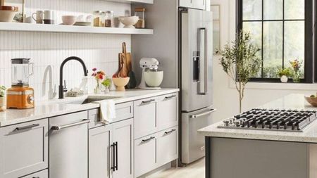 Kitchen cabinet color trends: 10 colors that designers love