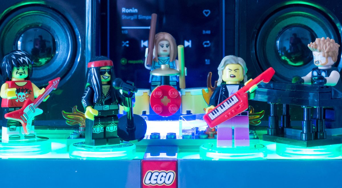 Raspberry Pi Jukebox Uses LEGO Minifigures To Play Songs | Tom's Hardware