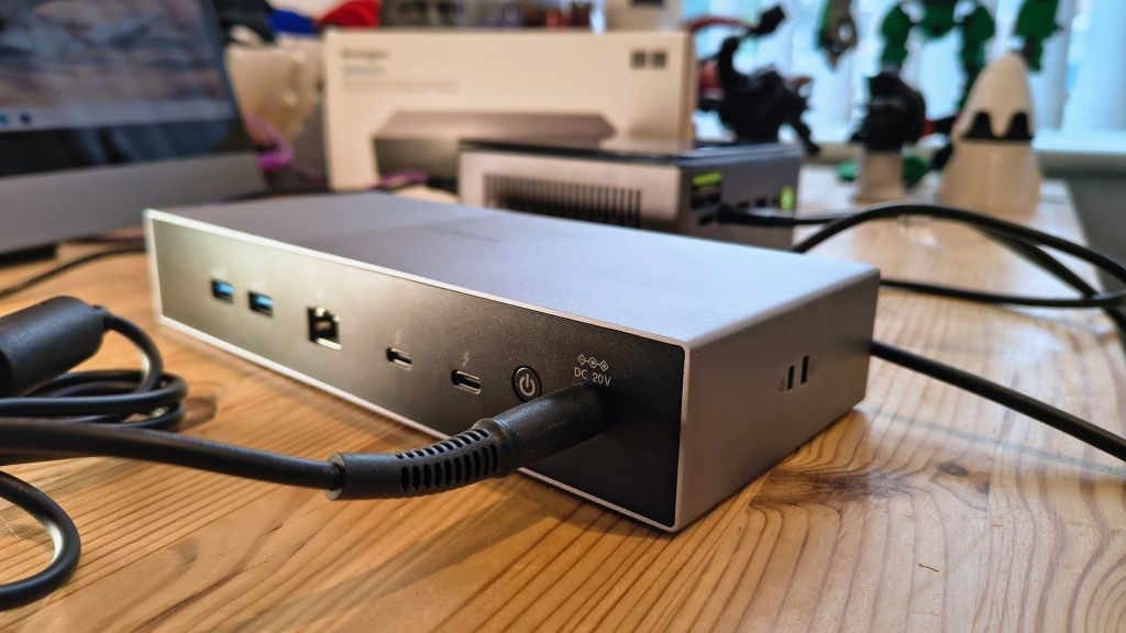 Kensington SD5000T5 EQ Thunderbolt 5 Triple 4K Docking Station review ...