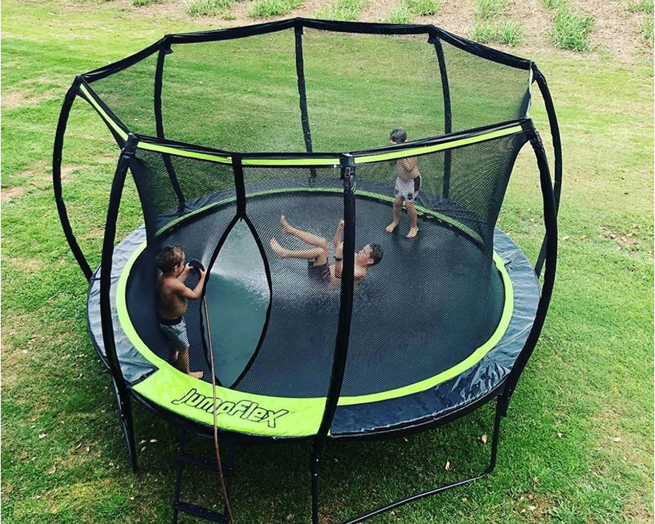 When to replace a trampoline: 5 key warning signs | Gardeningetc