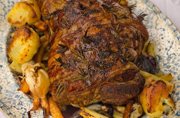 Lisa Faulkner's roasted leg of spring lamb | Dinner Recipes | GoodtoKnow
