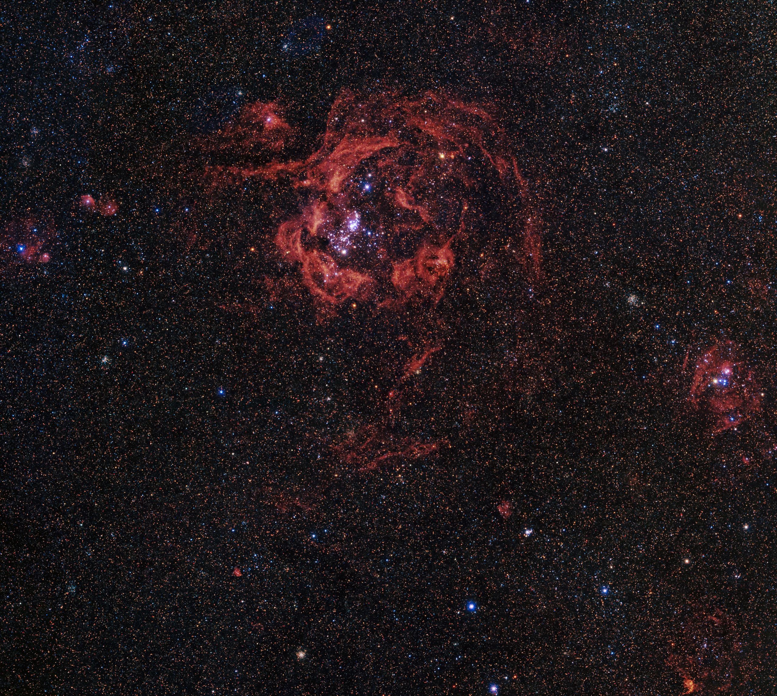 NASA's Hubble Telescope photographs garden of galactic roses in ...