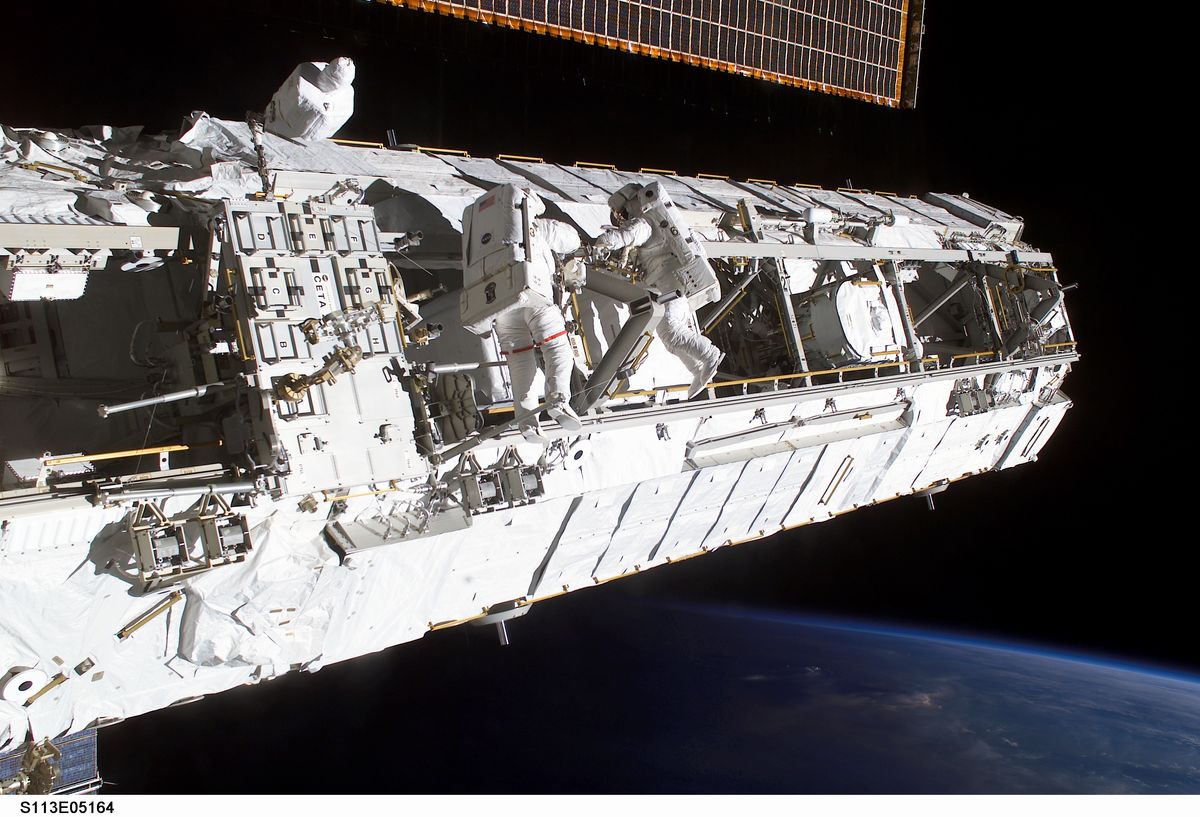 In the Sci-Fi Film 'Valerian,' the ISS Evolves into an Interstellar ...