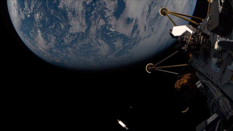 There are 3 private lunar landers headed to the moon right now — a 1st ...