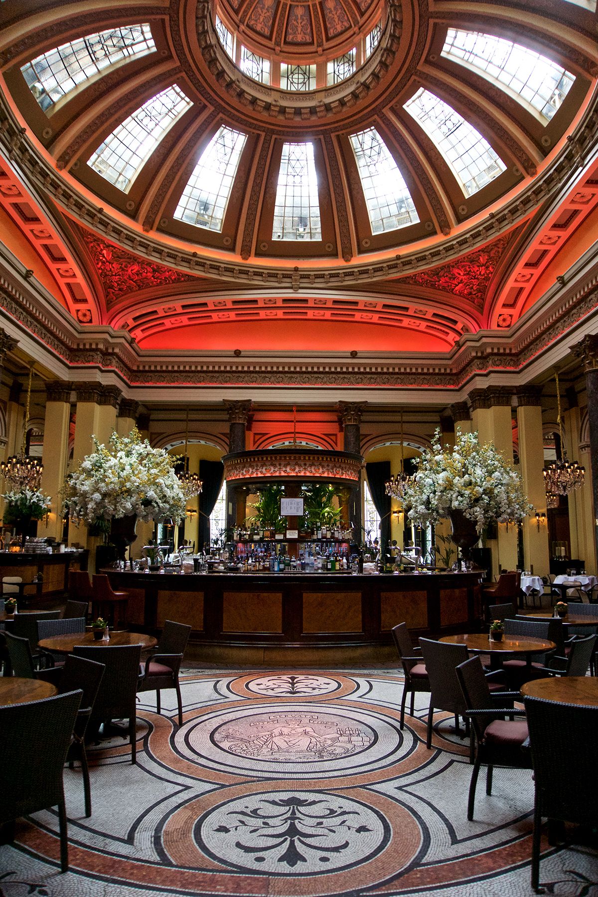 8 Of The Most Romantic And Beautiful Bar Interiors