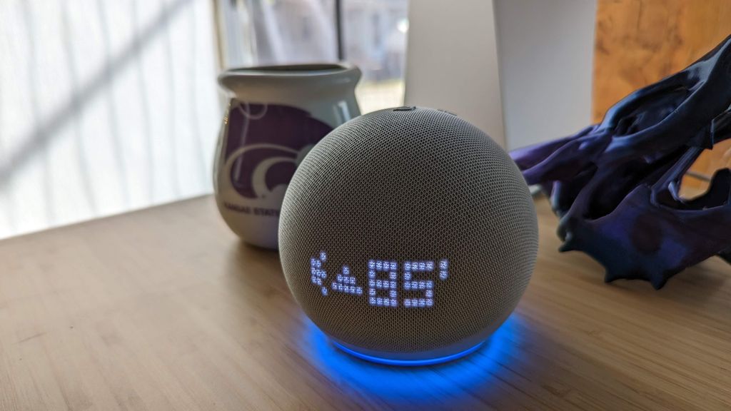 Amazon Echo Dot with Clock (5th gen, 2022) review: Can't judge a smart ...