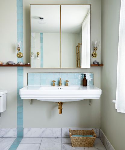 10 crucial questions to ask before buying bathroom faucets | Homes and ...