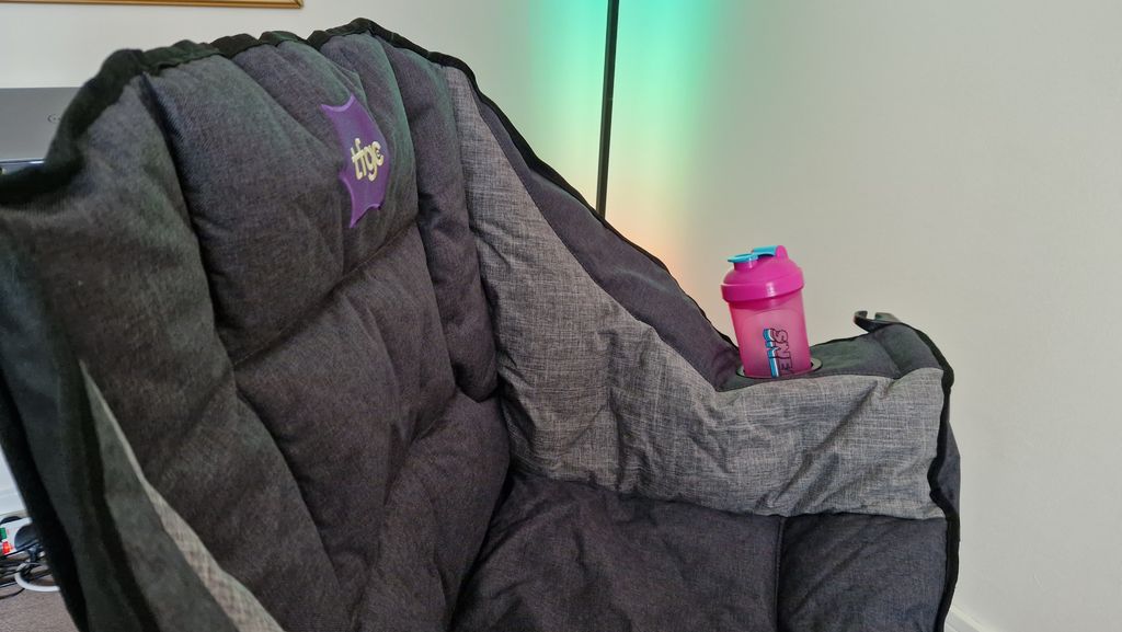 The Foldable Gaming Chair review: "I have no idea how it's so ...