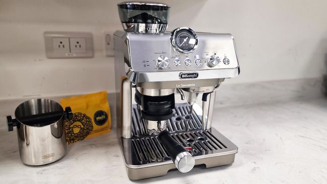 I made a life-changing shot of espresso in this De'Longhi coffee maker ...