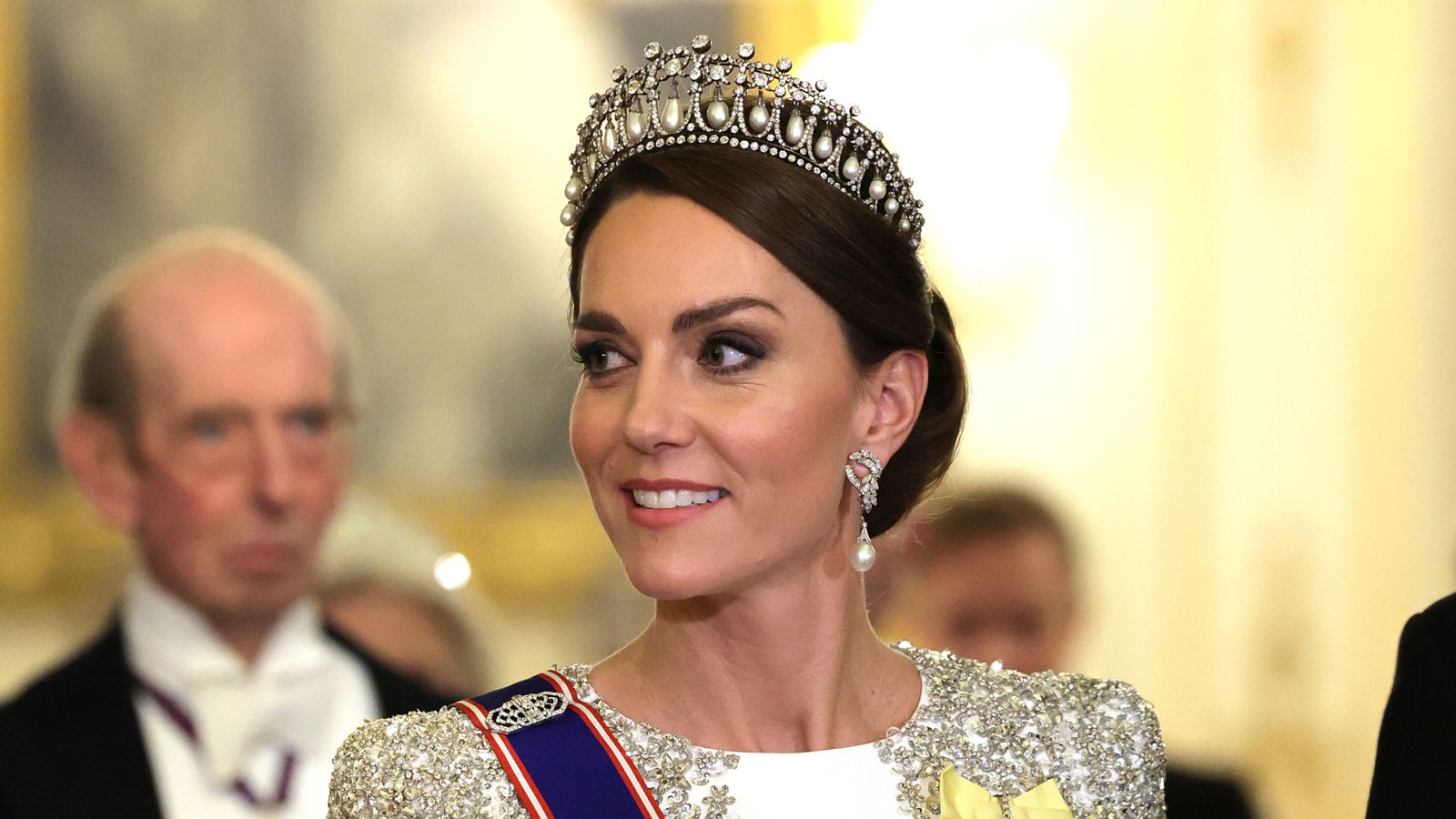 American Countess Says Princess Kate “Uses Tiaras to Connect to Royal ...