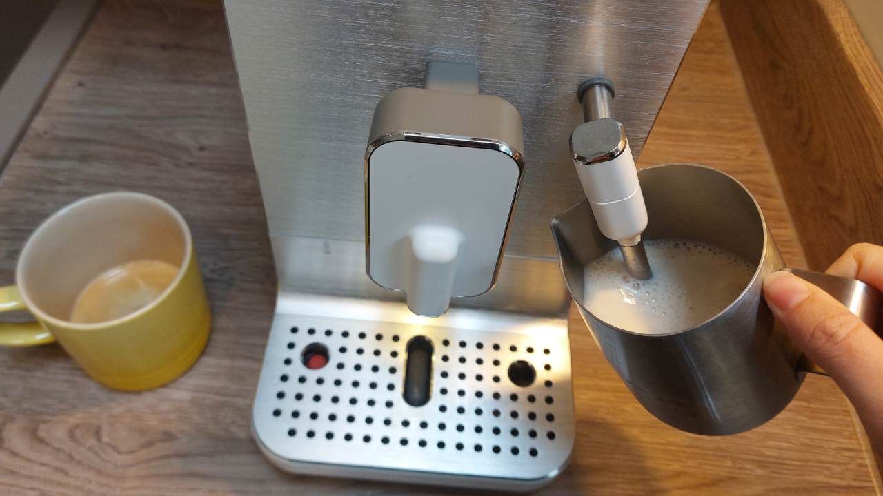 Smeg BCC12 Bean-to-Cup Coffee Machine review: a semi-automatic delight | T3