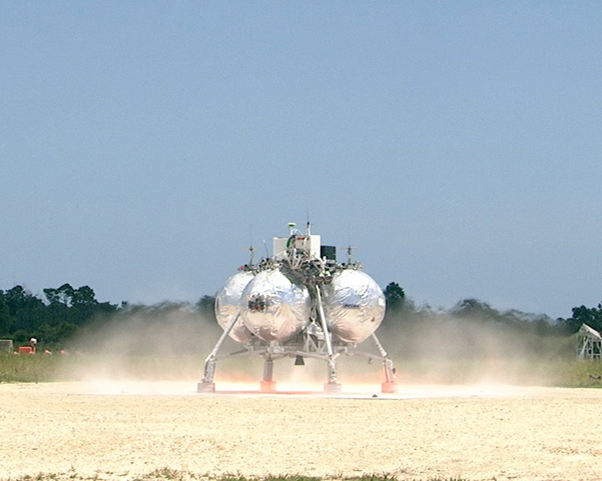 NASA Morpheus Lander Prototype Crash Photos | Space