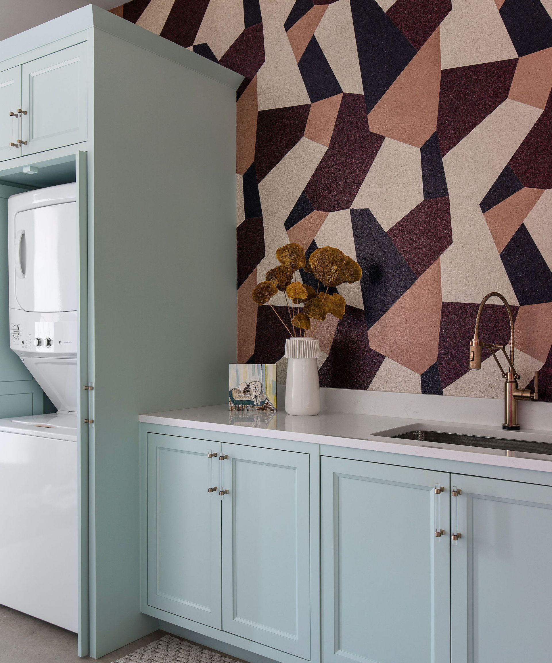 What colors create a mid-century modern color scheme? | Homes and Gardens