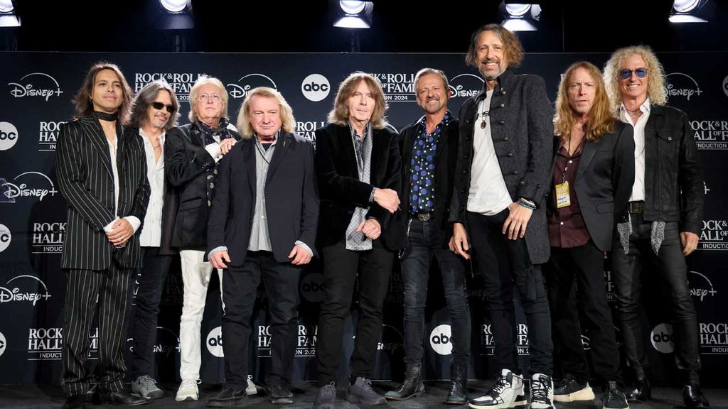 Foreigner will use four different singers this year | Louder