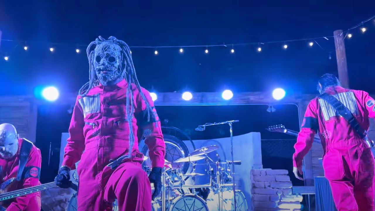 "This year is 1999 right here!" Watch Slipknot break out new masks ...