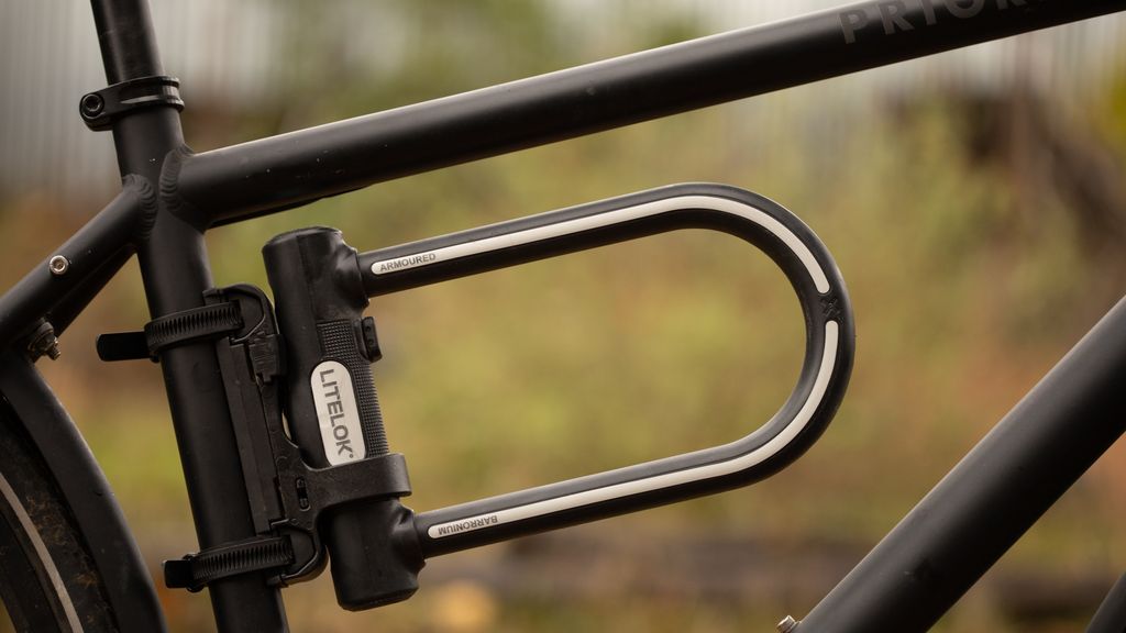 Litelok X1 bike lock review: Putting the angle-grinder-resistant D-lock ...
