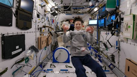 Astronaut Wang Yaping snaps Earth photos and more from Chinese space ...